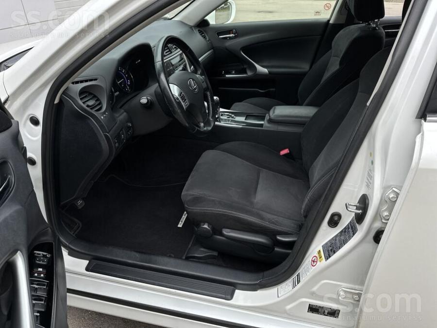 Balts Lexus IS 2012 Rīga, ar dzinēja tilpumu 2.50 L un nobraukumu 208 tūkst. km par 7100 €, foto 10 vietnē AUTOMOTO.COM.LV