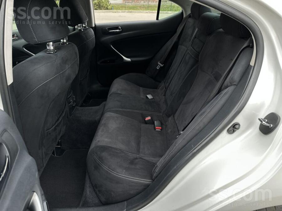 Balts Lexus IS 2012 Rīga, ar dzinēja tilpumu 2.50 L un nobraukumu 208 tūkst. km par 7100 €, foto 26 vietnē AUTOMOTO.COM.LV