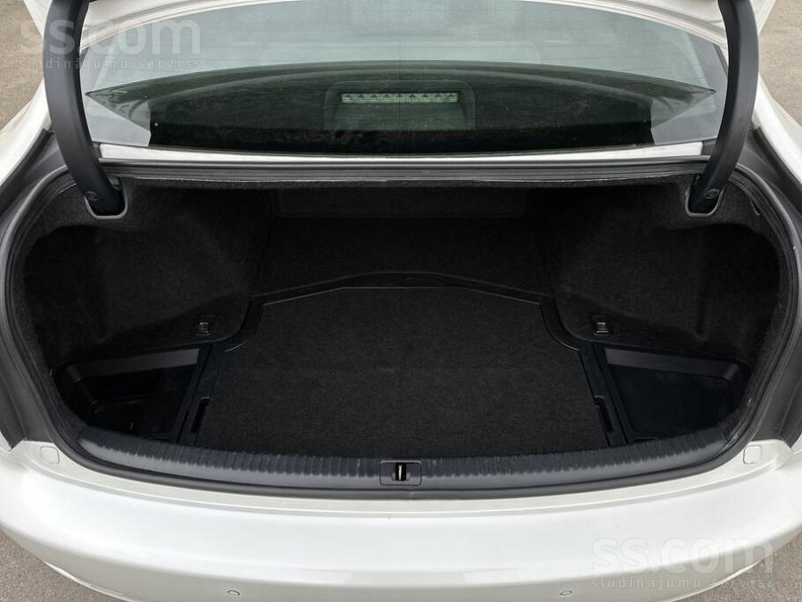 Balts Lexus IS 2012 Rīga, ar dzinēja tilpumu 2.50 L un nobraukumu 208 tūkst. km par 7100 €, foto 27 vietnē AUTOMOTO.COM.LV