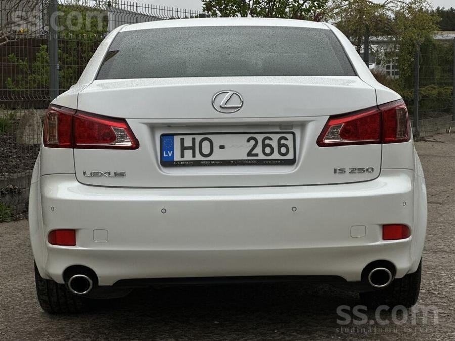 Balts Lexus IS 2012 Rīga, ar dzinēja tilpumu 2.50 L un nobraukumu 208 tūkst. km par 7100 €, foto 32 vietnē AUTOMOTO.COM.LV