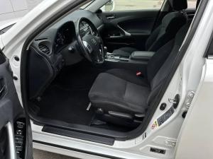 White Lexus IS 2012 in Riga, with an engine capacity of 2.50 L and mileage of 208 thousand km for 7100 €, photo 10 on AUTOMOTO.COM.LV