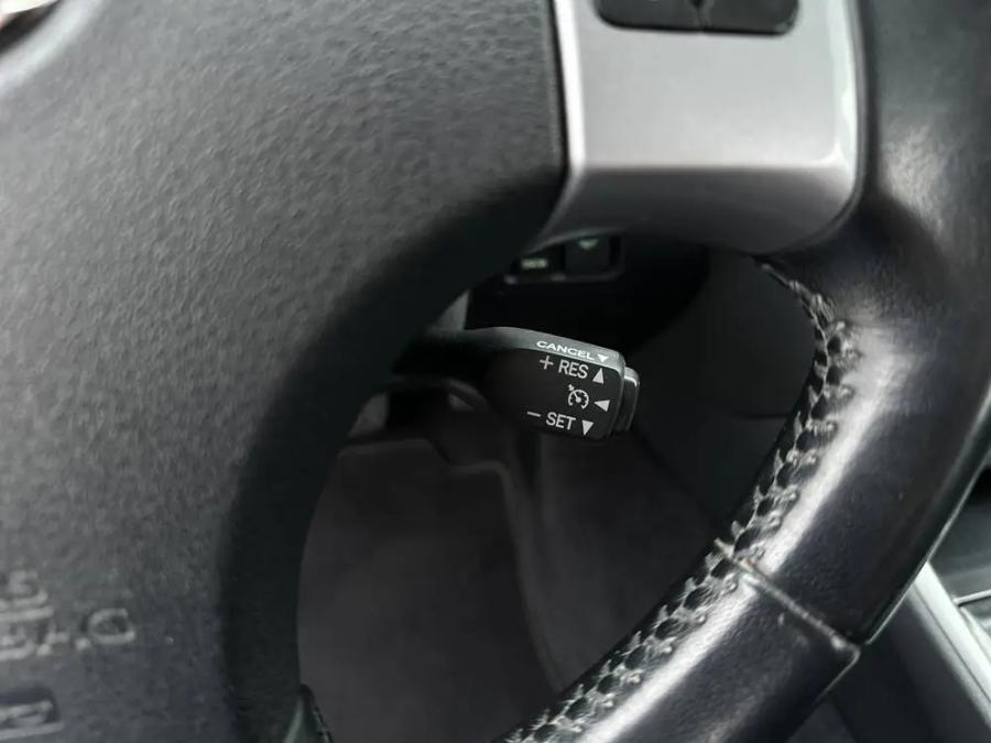 White Lexus IS 2012 in Riga, with an engine capacity of 2.50 L and mileage of 208 thousand km for 7100 €, photo 17 on AUTOMOTO.COM.LV