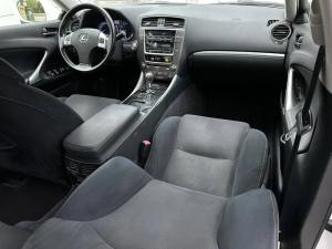 White Lexus IS 2012 in Riga, with an engine capacity of 2.50 L and mileage of 208 thousand km for 7100 €, photo 20 on AUTOMOTO.COM.LV