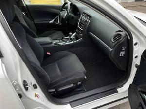 White Lexus IS 2012 in Riga, with an engine capacity of 2.50 L and mileage of 208 thousand km for 7100 €, photo 22 on AUTOMOTO.COM.LV