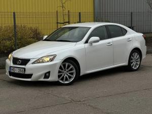 White Lexus IS 2012 in Riga, with an engine capacity of 2.50 L and mileage of 208 thousand km for 7100 €, photo 29 on AUTOMOTO.COM.LV