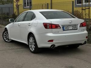 White Lexus IS 2012 in Riga, with an engine capacity of 2.50 L and mileage of 208 thousand km for 7100 €, photo 30 on AUTOMOTO.COM.LV
