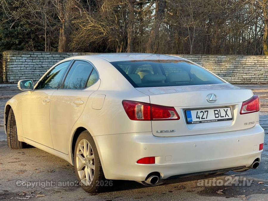 White Lexus IS 2012 in Tallinn, with an engine capacity of 2.50 L and mileage of 251 thousand km for 6999 €, photo 3 on AUTOMOTO.COM.LV
