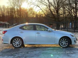 White Lexus IS 2012 in Tallinn, with an engine capacity of 2.50 L and mileage of 251 thousand km for 6999 €, photo 4 on AUTOMOTO.COM.LV