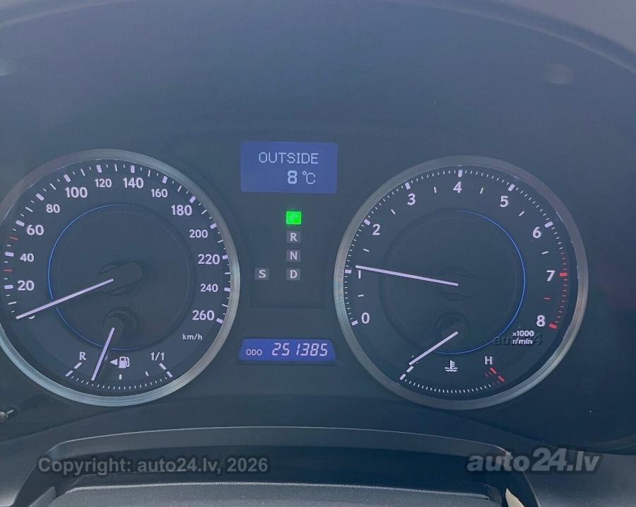 White Lexus IS 2012 in Tallinn, with an engine capacity of 2.50 L and mileage of 251 thousand km for 6999 €, photo 10 on AUTOMOTO.COM.LV