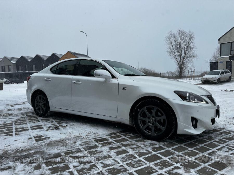 White Lexus IS 2013 in Tallinn, with an engine capacity of 2.50 L and mileage of 119 thousand km for 13900 €, photo 4 on AUTOMOTO.COM.LV