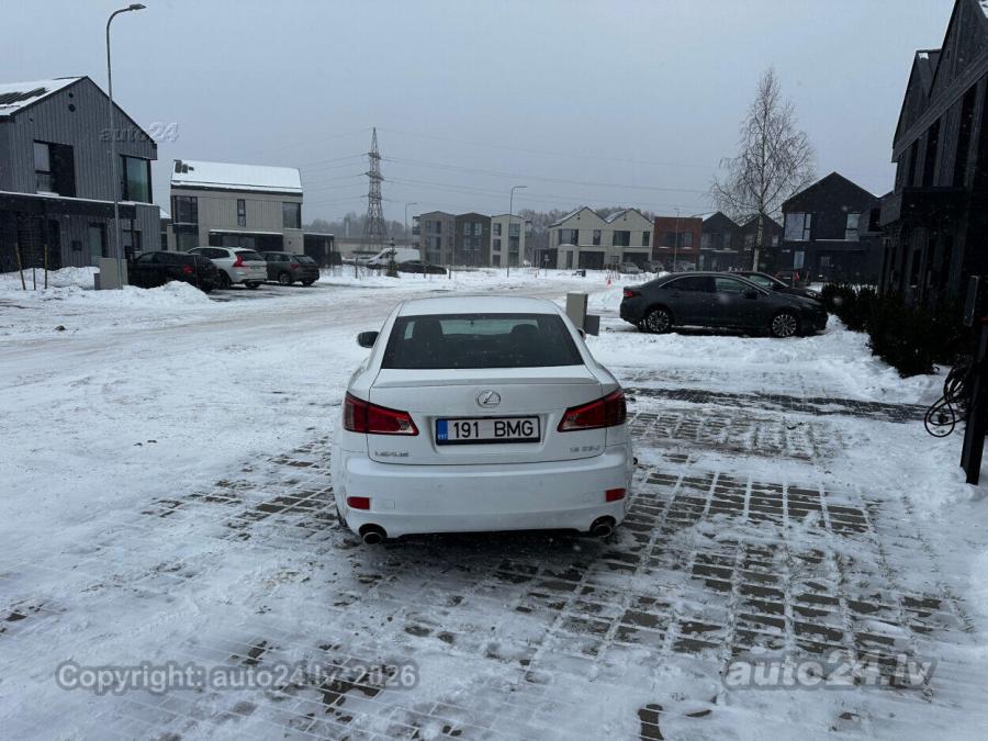 White Lexus IS 2013 in Tallinn, with an engine capacity of 2.50 L and mileage of 119 thousand km for 13900 €, photo 5 on AUTOMOTO.COM.LV