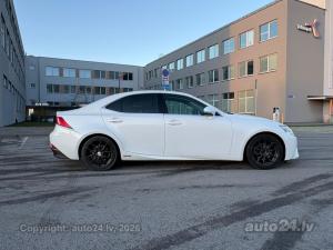 White Lexus IS 2013 in Tallinn, with an engine capacity of 2.50 L and mileage of 223 thousand km for 14699 €, photo 2 on AUTOMOTO.COM.LV