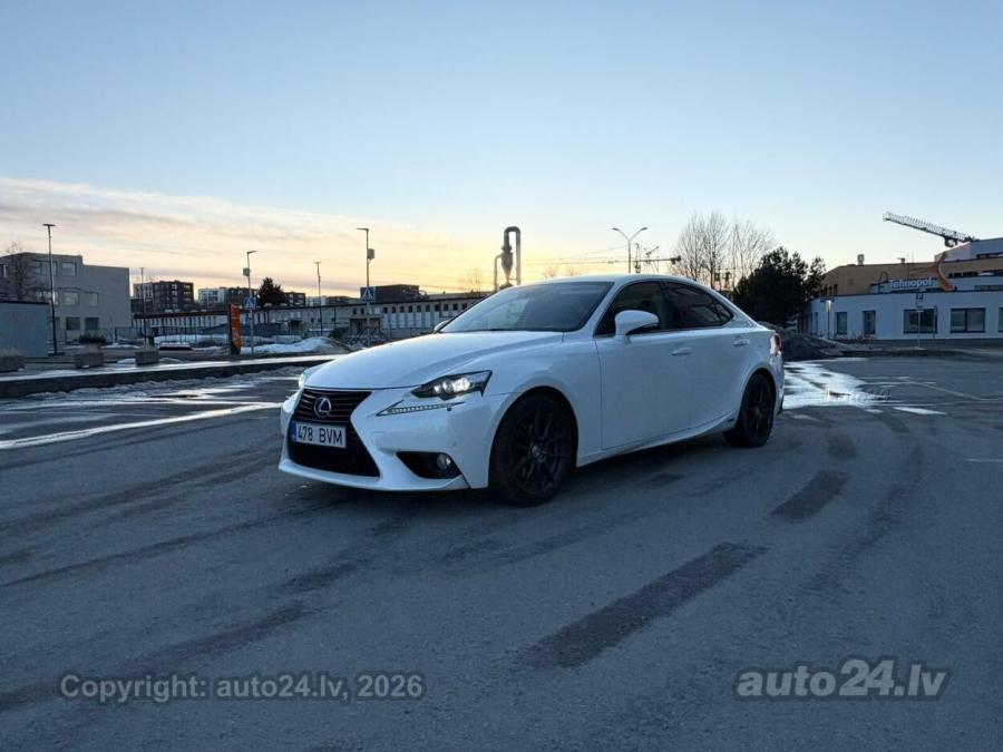 White Lexus IS 2013 in Tallinn, with an engine capacity of 2.50 L and mileage of 223 thousand km for 14699 €, photo 7 on AUTOMOTO.COM.LV