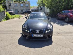 White Lexus IS 2013 in Riga, with an engine capacity of 2.50 L and mileage of 191 thousand km for 13990 €, photo 4 on AUTOMOTO.COM.LV