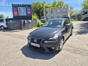 White Lexus IS 2013 in Riga, with an engine capacity of 2.50 L and mileage of 191 thousand km for 13990 €, photo 5 on AUTOMOTO.COM.LV
