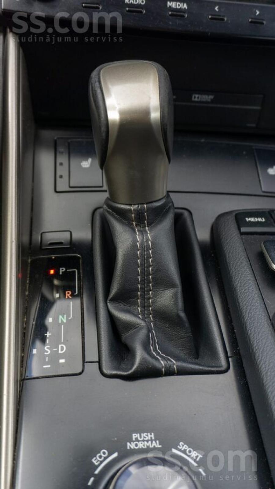 Balts Lexus IS 2013 Rīga, ar dzinēja tilpumu 2.50 L un nobraukumu 191 tūkst. km par 13990 €, foto 18 vietnē AUTOMOTO.COM.LV
