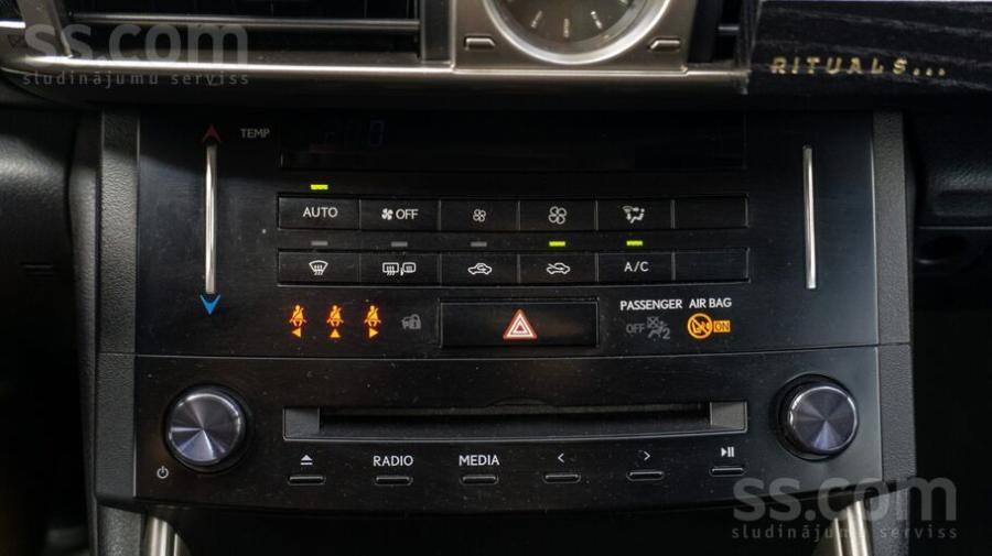 Balts Lexus IS 2013 Rīga, ar dzinēja tilpumu 2.50 L un nobraukumu 191 tūkst. km par 13990 €, foto 19 vietnē AUTOMOTO.COM.LV