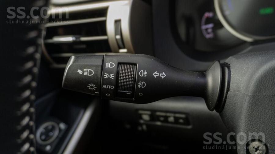 Balts Lexus IS 2013 Rīga, ar dzinēja tilpumu 2.50 L un nobraukumu 191 tūkst. km par 13990 €, foto 26 vietnē AUTOMOTO.COM.LV