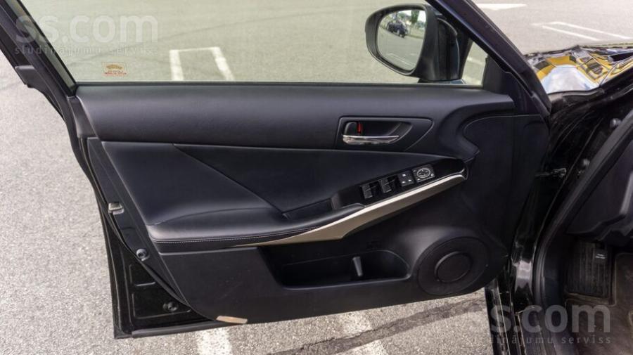 Balts Lexus IS 2013 Rīga, ar dzinēja tilpumu 2.50 L un nobraukumu 191 tūkst. km par 13990 €, foto 28 vietnē AUTOMOTO.COM.LV