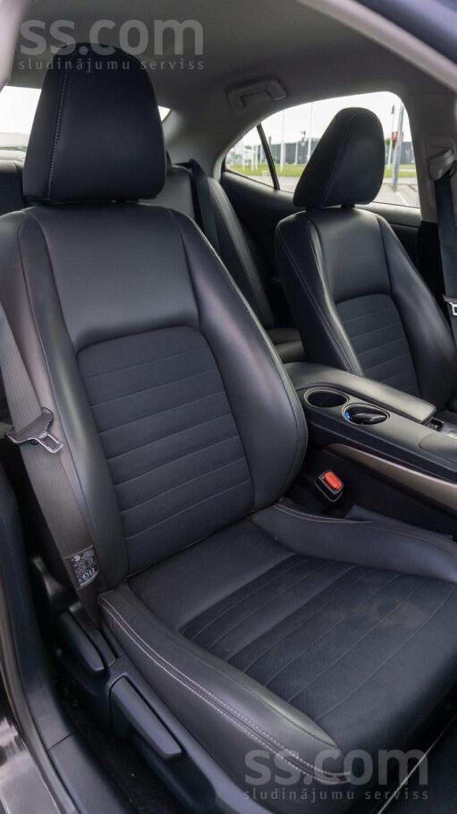 Balts Lexus IS 2013 Rīga, ar dzinēja tilpumu 2.50 L un nobraukumu 191 tūkst. km par 13990 €, foto 30 vietnē AUTOMOTO.COM.LV