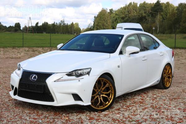 White Lexus IS 2013 in Kuldiga, with an engine capacity of 2.50 L and mileage of 292 thousand km for 12500 €, photo 1 on AUTOMOTO.COM.LV