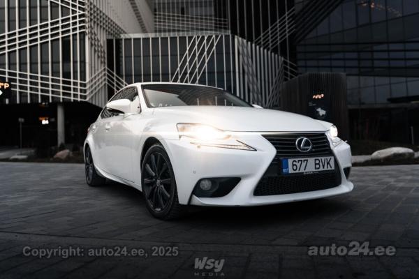 White Lexus IS 2014 in Tallinn, with an engine capacity of 2.50 L and mileage of 280 thousand km for 14500 €, photo 1 on AUTOMOTO.COM.LV