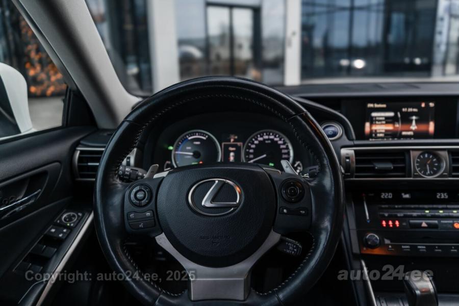 Balts Lexus IS 2014 Tallina, ar dzinēja tilpumu 2.50 L un nobraukumu 280 tūkst. km par 14500 €, foto 6 vietnē AUTOMOTO.COM.LV