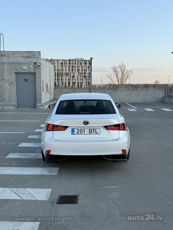 Balts Lexus IS 2014 Tallina, ar dzinēja tilpumu 2.50 L un nobraukumu 248 tūkst. km par 14300 €, foto 2 vietnē AUTOMOTO.COM.LV