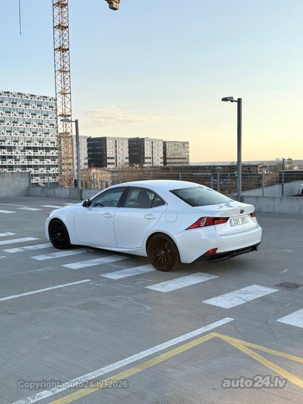 Balts Lexus IS 2014 Tallina, ar dzinēja tilpumu 2.50 L un nobraukumu 248 tūkst. km par 14300 €, foto 3 vietnē AUTOMOTO.COM.LV
