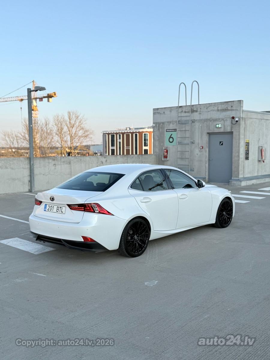 White Lexus IS 2014 in Tallinn, with an engine capacity of 2.50 L and mileage of 248 thousand km for 14300 €, photo 5 on AUTOMOTO.COM.LV