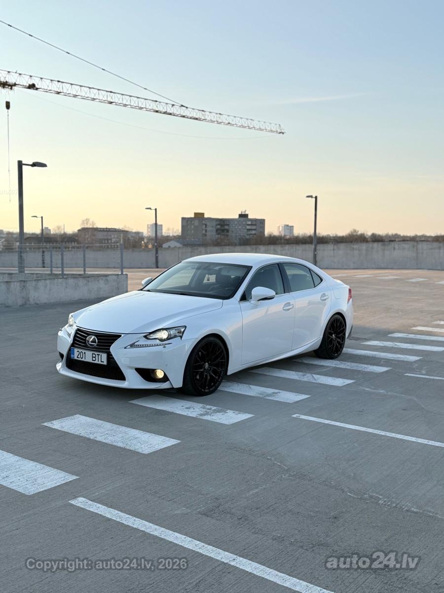 White Lexus IS 2014 in Tallinn, with an engine capacity of 2.50 L and mileage of 248 thousand km for 14300 €, photo 7 on AUTOMOTO.COM.LV