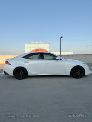 White Lexus IS 2014 in Tallinn, with an engine capacity of 2.50 L and mileage of 248 thousand km for 14300 €, photo 9 on AUTOMOTO.COM.LV