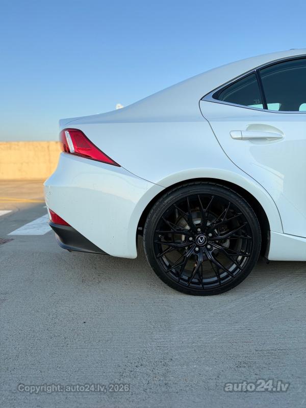 Balts Lexus IS 2014 Tallina, ar dzinēja tilpumu 2.50 L un nobraukumu 248 tūkst. km par 14300 €, foto 9 vietnē AUTOMOTO.COM.LV