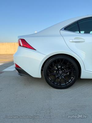White Lexus IS 2014 in Tallinn, with an engine capacity of 2.50 L and mileage of 248 thousand km for 14300 €, photo 10 on AUTOMOTO.COM.LV