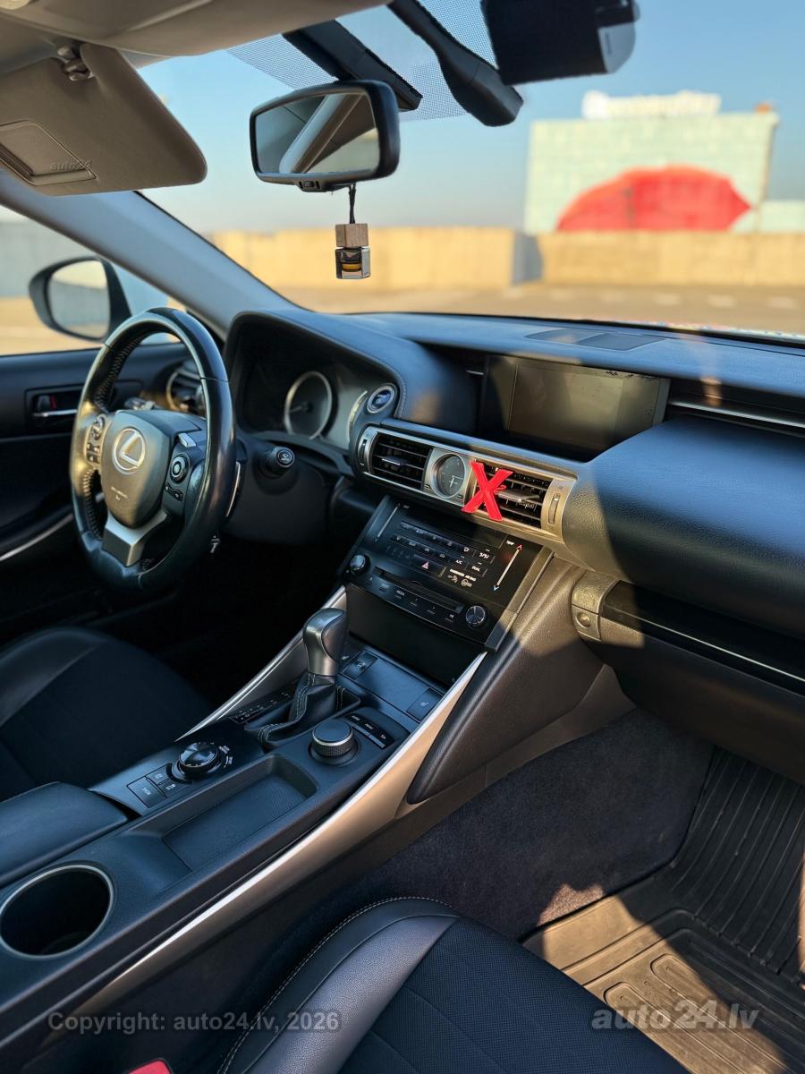 White Lexus IS 2014 in Tallinn, with an engine capacity of 2.50 L and mileage of 248 thousand km for 14300 €, photo 15 on AUTOMOTO.COM.LV