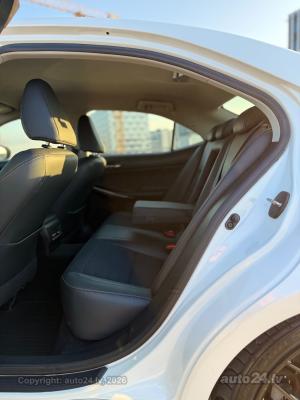White Lexus IS 2014 in Tallinn, with an engine capacity of 2.50 L and mileage of 248 thousand km for 14300 €, photo 18 on AUTOMOTO.COM.LV