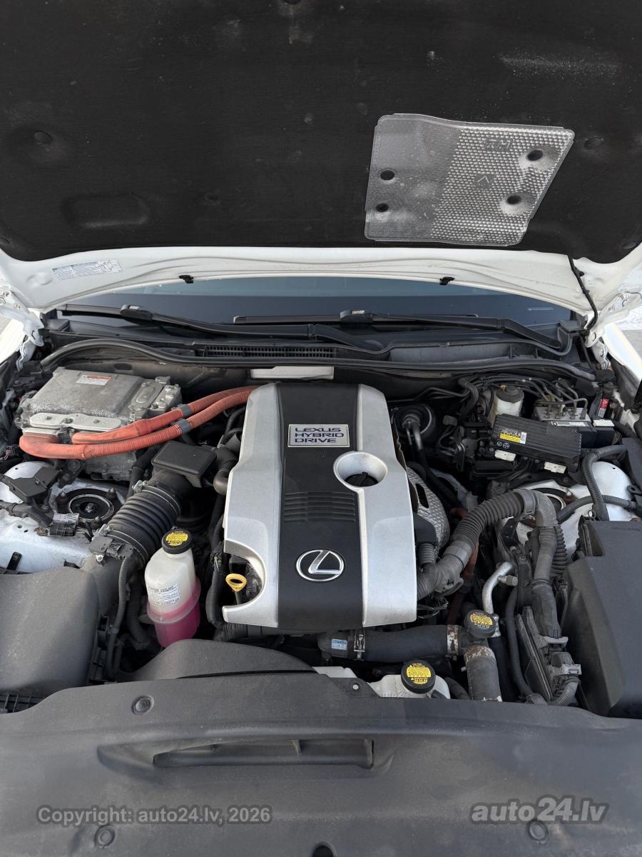 White Lexus IS 2014 in Tallinn, with an engine capacity of 2.50 L and mileage of 248 thousand km for 14300 €, photo 21 on AUTOMOTO.COM.LV