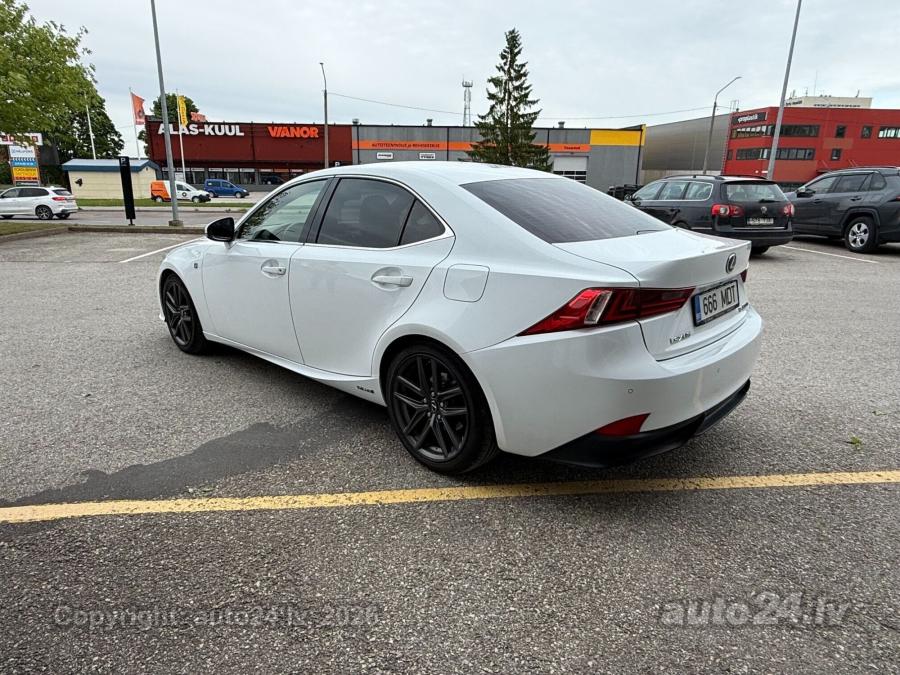 White Lexus IS 2014 in Tartu, with an engine capacity of 2.50 L and mileage of 137 thousand km for 17900 €, photo 4 on AUTOMOTO.COM.LV