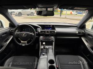 White Lexus IS 2014 in Tartu, with an engine capacity of 2.50 L and mileage of 137 thousand km for 17900 €, photo 9 on AUTOMOTO.COM.LV