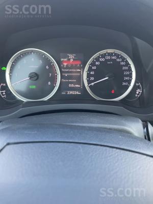 White Lexus IS 2014 in Riga, with an engine capacity of 2.50 L and mileage of 249 thousand km for 13500 €, photo 8 on AUTOMOTO.COM.LV