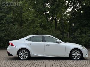 White Lexus IS 2014 in Riga, with an engine capacity of 2.50 L and mileage of 60 thousand km for 15800 €, photo 6 on AUTOMOTO.COM.LV