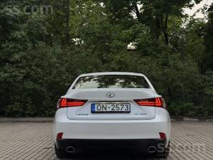 White Lexus IS 2014 in Riga, with an engine capacity of 2.50 L and mileage of 60 thousand km for 15800 €, photo 8 on AUTOMOTO.COM.LV