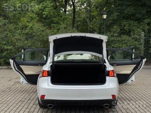White Lexus IS 2014 in Riga, with an engine capacity of 2.50 L and mileage of 60 thousand km for 15800 €, photo 9 on AUTOMOTO.COM.LV