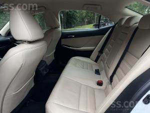 White Lexus IS 2014 in Riga, with an engine capacity of 2.50 L and mileage of 60 thousand km for 15800 €, photo 15 on AUTOMOTO.COM.LV