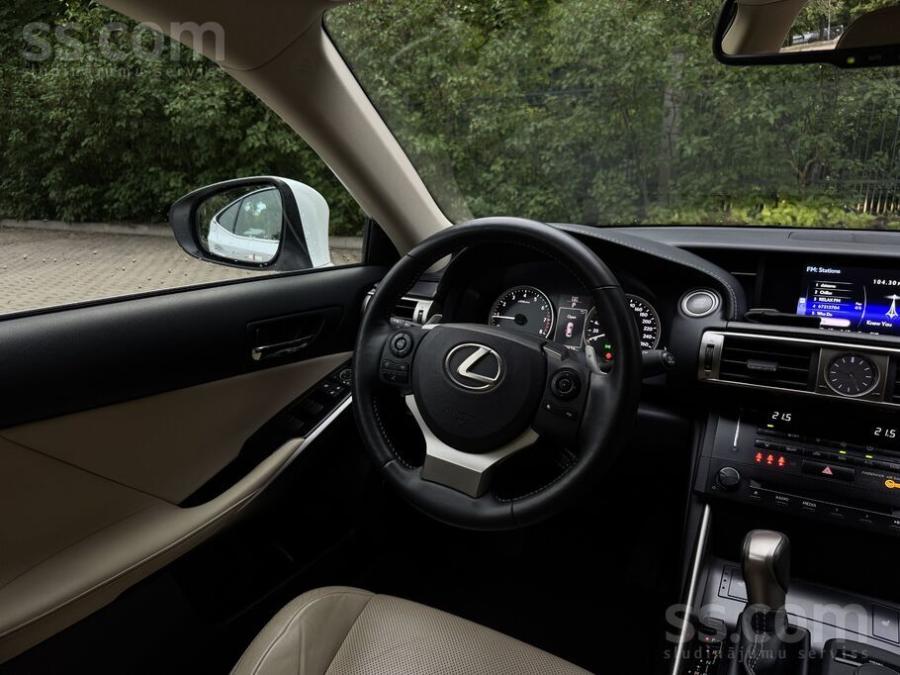 White Lexus IS 2014 in Riga, with an engine capacity of 2.50 L and mileage of 60 thousand km for 15800 €, photo 17 on AUTOMOTO.COM.LV