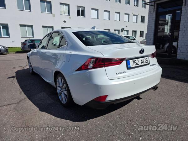 Balts Lexus IS 2014 Tallina, ar dzinēja tilpumu 2.50 L un nobraukumu 195 tūkst. km par 15900 €, foto 3 vietnē AUTOMOTO.COM.LV