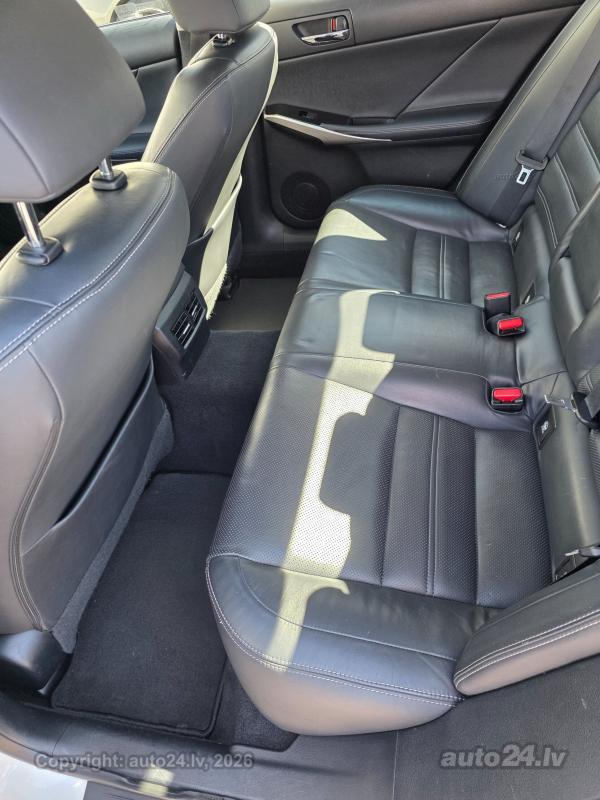 Balts Lexus IS 2014 Tallina, ar dzinēja tilpumu 2.50 L un nobraukumu 195 tūkst. km par 15900 €, foto 10 vietnē AUTOMOTO.COM.LV