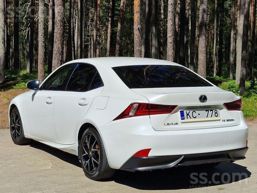 Balts Lexus IS 2015 Rīga, ar dzinēja tilpumu 3.00 L un nobraukumu 126 tūkst. km par 15500 €, foto 4 vietnē AUTOMOTO.COM.LV