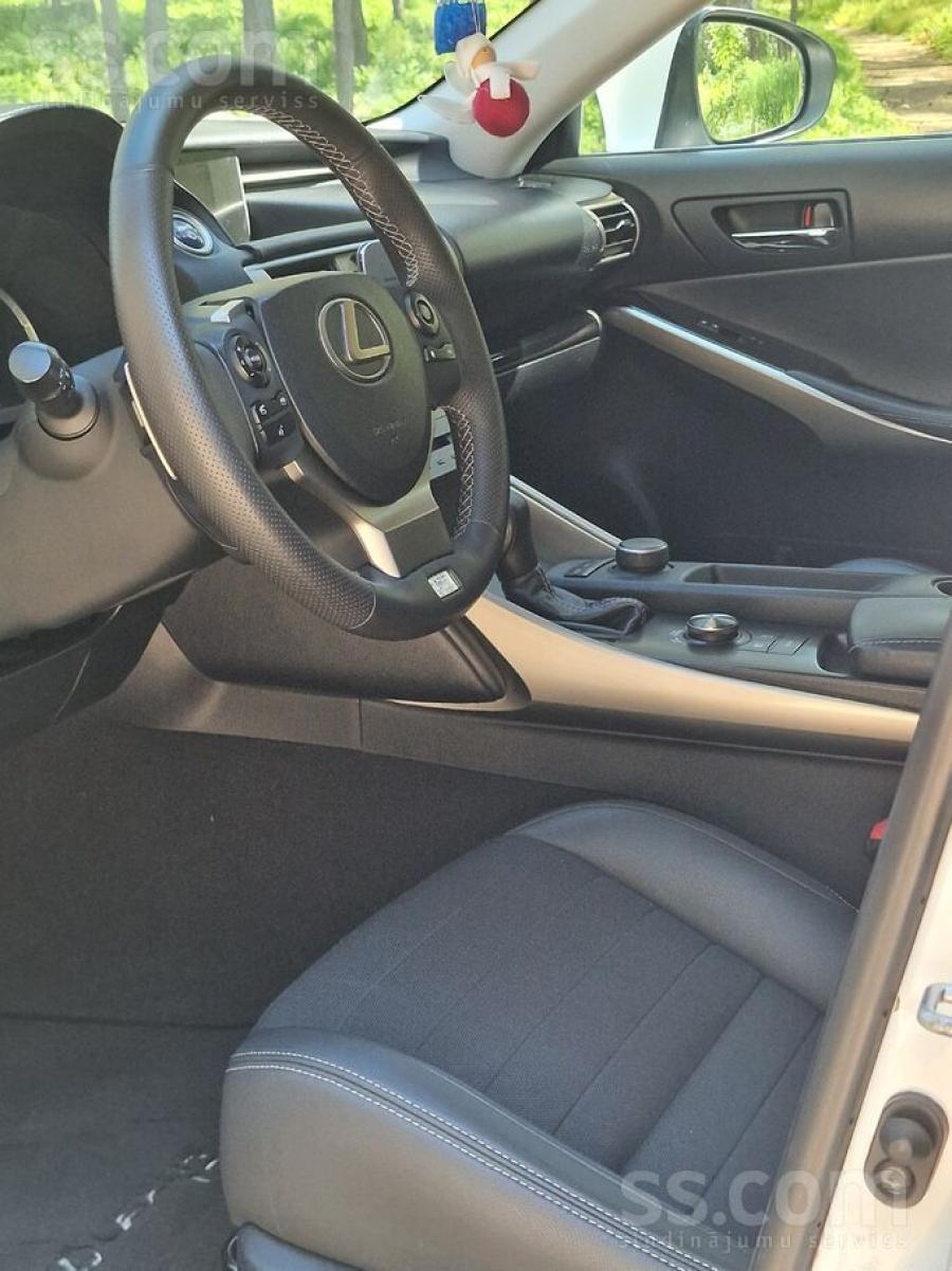 Balts Lexus IS 2015 Rīga, ar dzinēja tilpumu 3.00 L un nobraukumu 126 tūkst. km par 15500 €, foto 12 vietnē AUTOMOTO.COM.LV