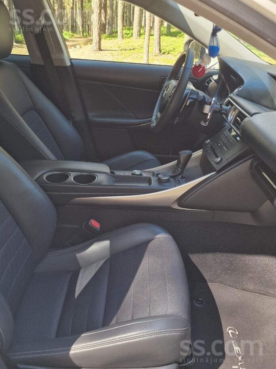 Balts Lexus IS 2015 Rīga, ar dzinēja tilpumu 3.00 L un nobraukumu 126 tūkst. km par 15500 €, foto 13 vietnē AUTOMOTO.COM.LV